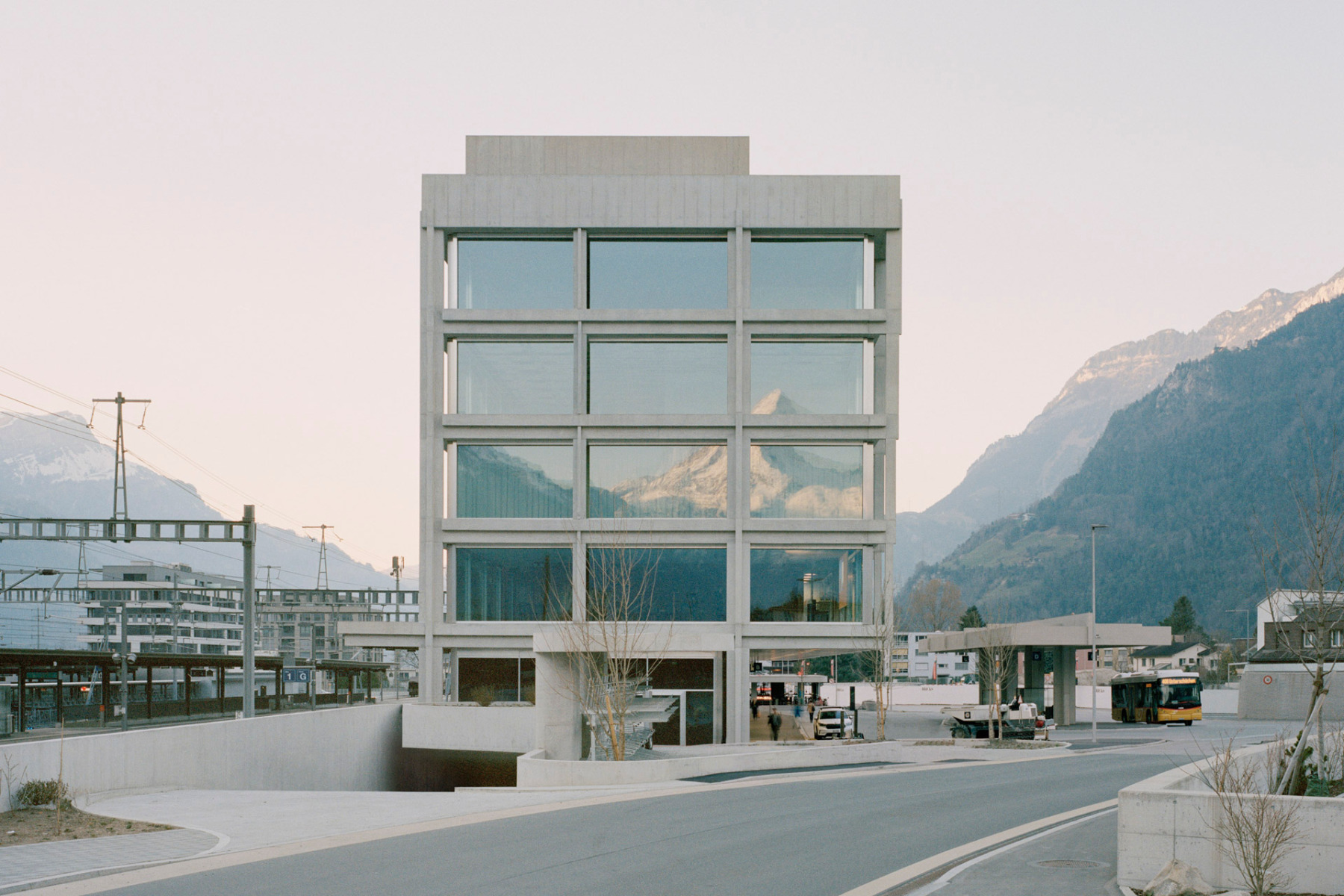 Bürogebäude in Altdorf von Buchner Bründler