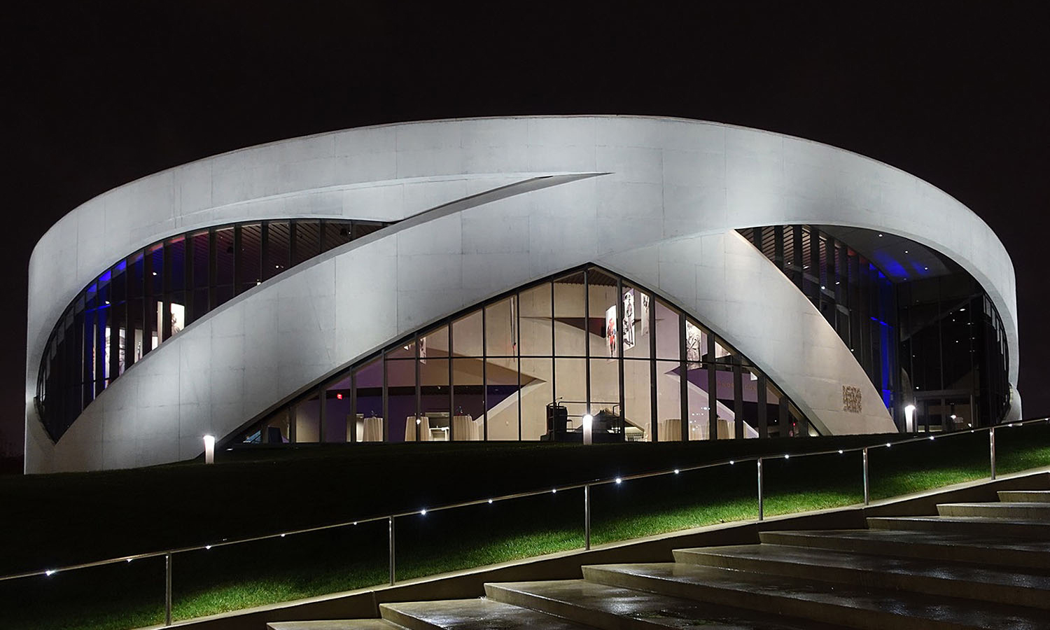 Raumtragwerk: National Veterans Memorial and Museum in Columbus, Ohio