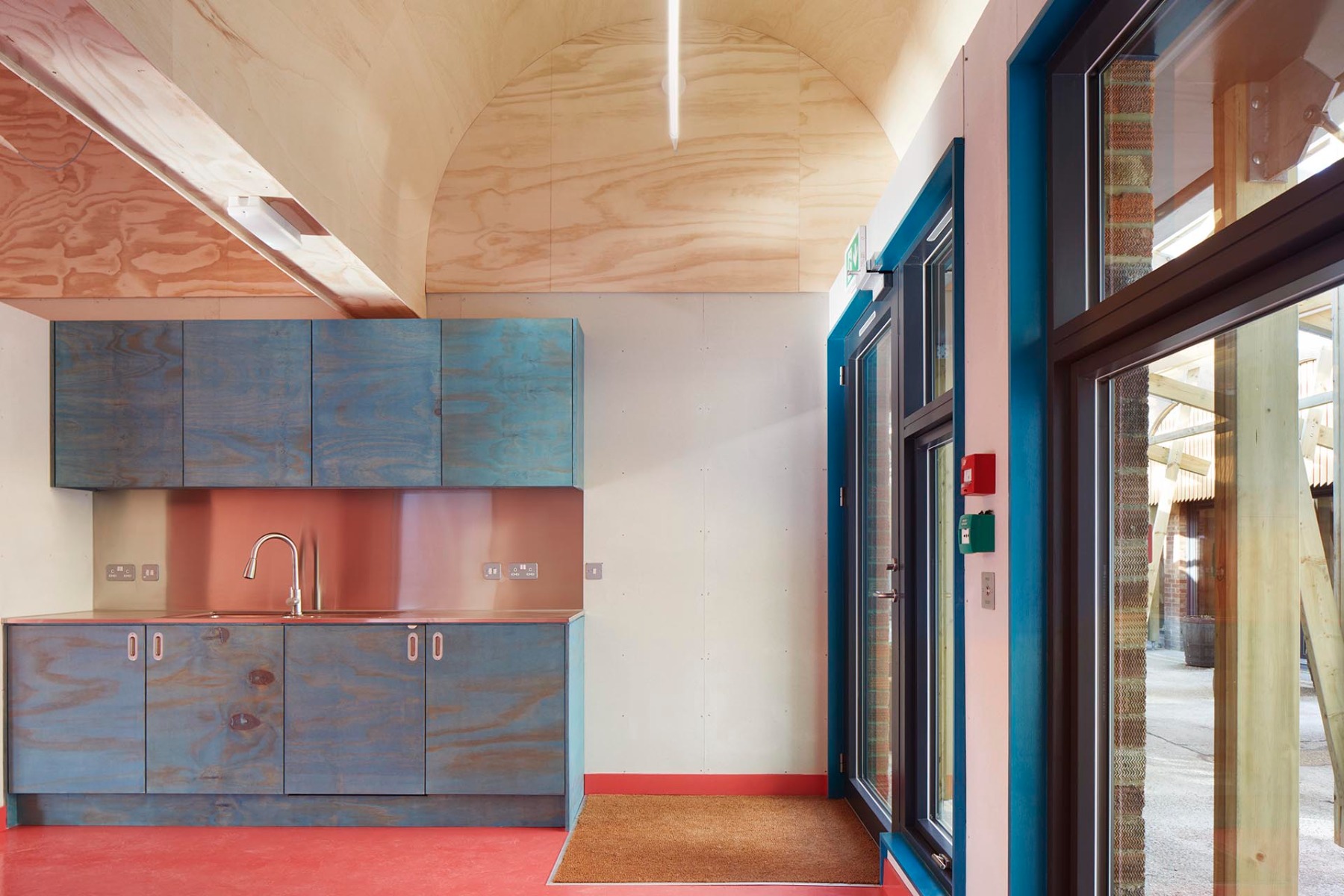 Angel Yard in London von Jan Kattein Architects