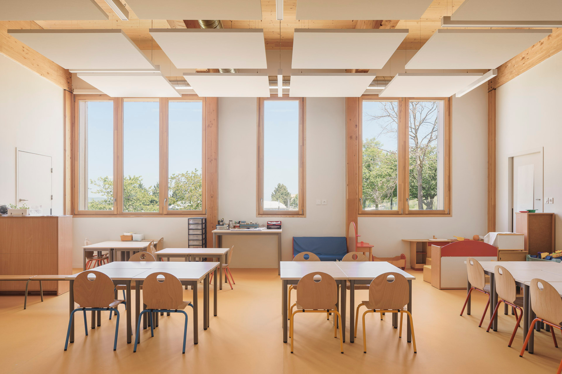 Nursery School in Billom by Rue Royale Architectes