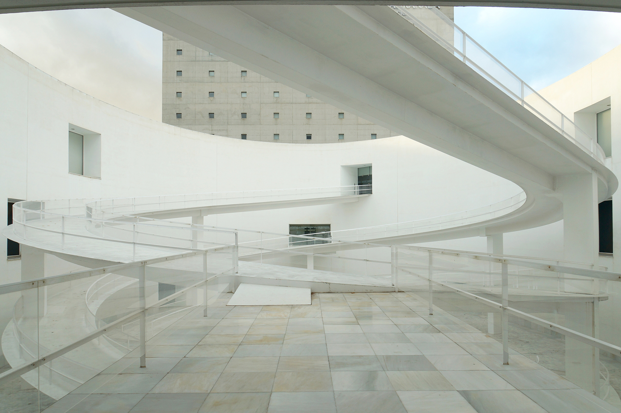 Constructive Diagonals: Ramps in Architecture