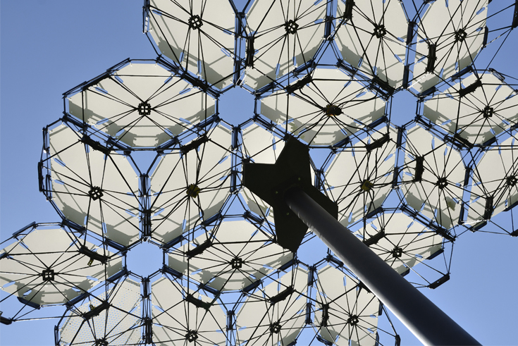 Dynamic and reconfigurable roof structure